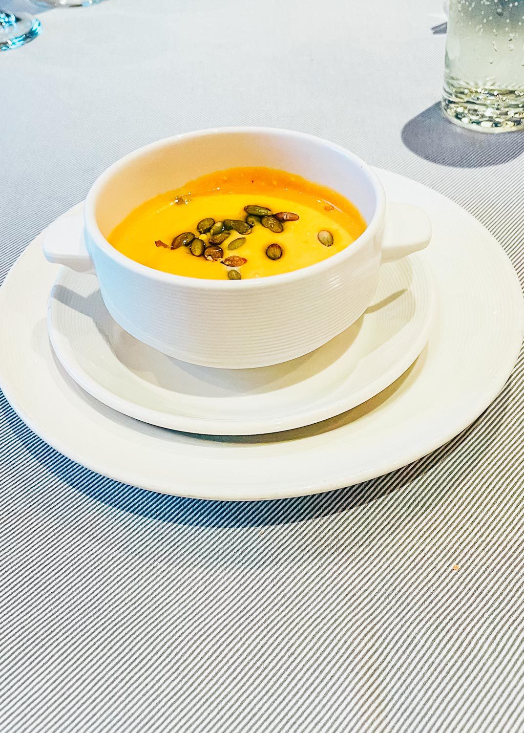 "Descubre los deliciosos menús y reseñas del exclusivo restaurante ...